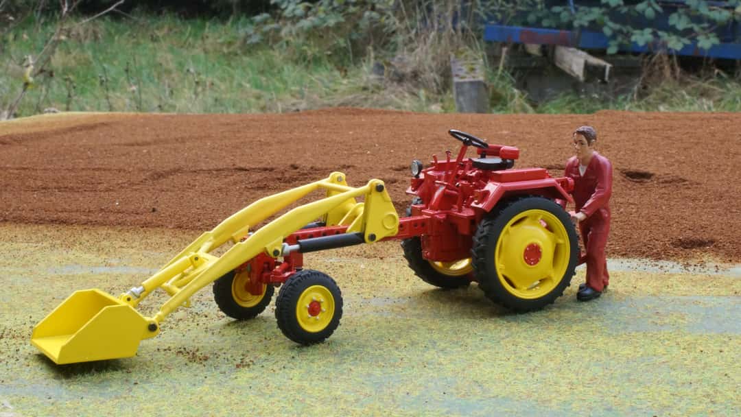 Fortschritt RS09-GT 124: Mit Fronlader für den Fortschritt | profi