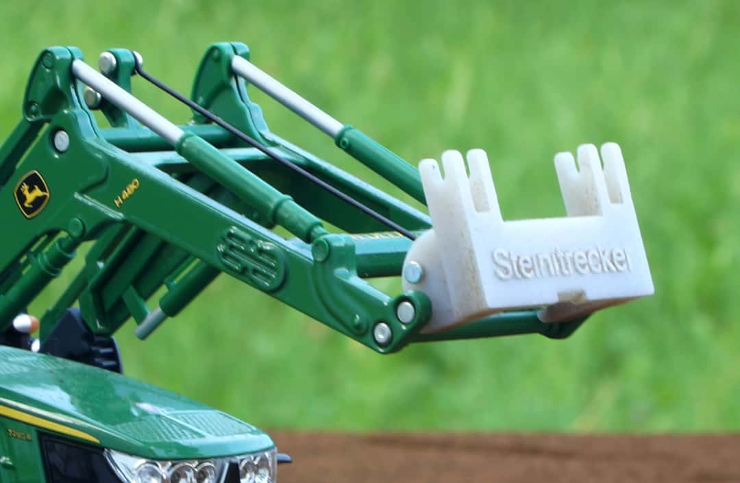 Frontlader-Adapter für Siku Control: Damit es passt | profi online | profi