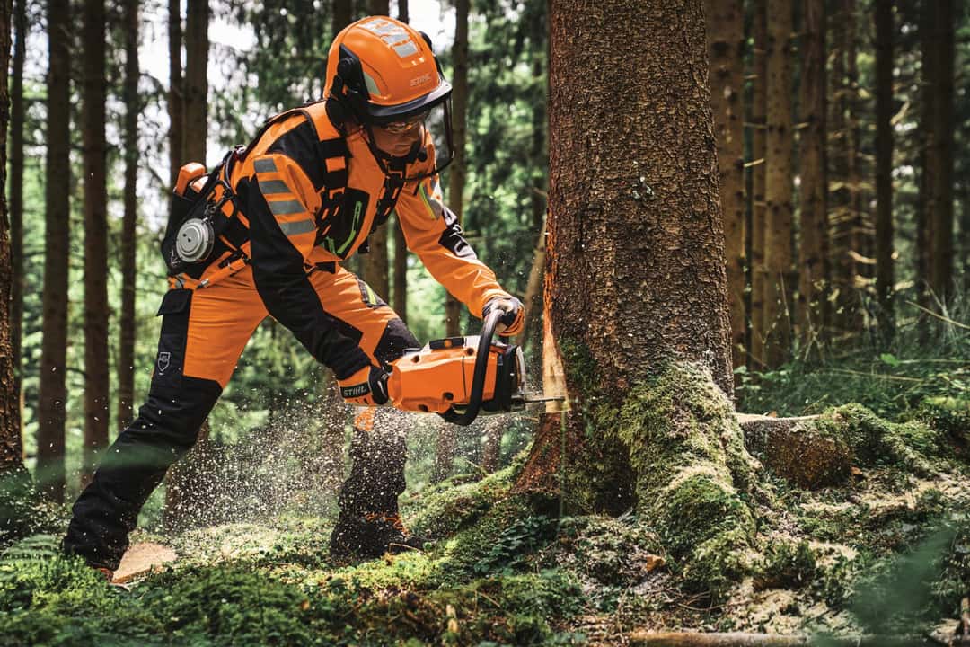Motorsäge: Neue Stihl MS 300 C-M | profi