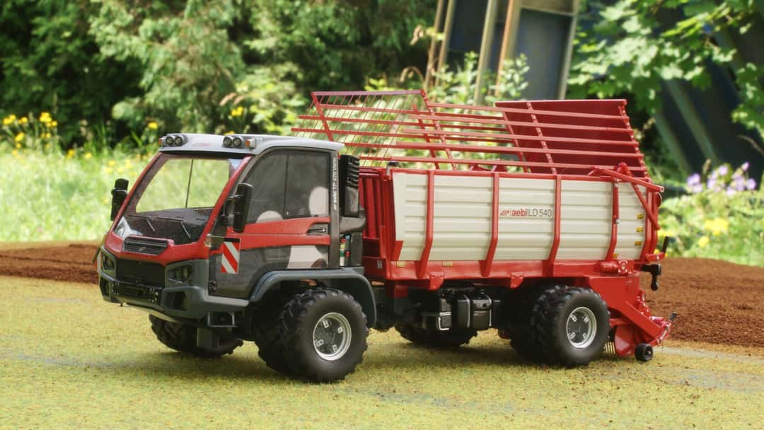 Aebi TP 470 Vario mit Ladewagen als Modell | profi