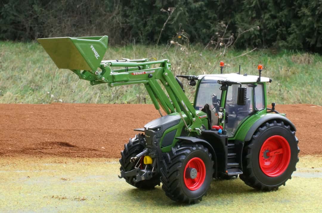 Fendt 618 Vario mit Cargo 5.90 von Universal Hobbies | profi