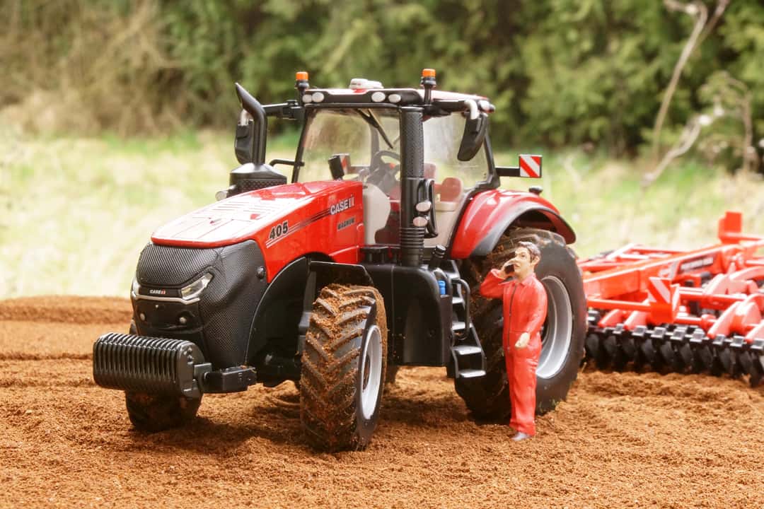 Case IH Magnum 405 im Modell | profi