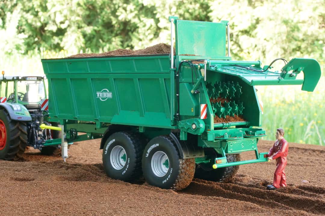 Tebbe HS 240 als Landtechnikmodell | profi