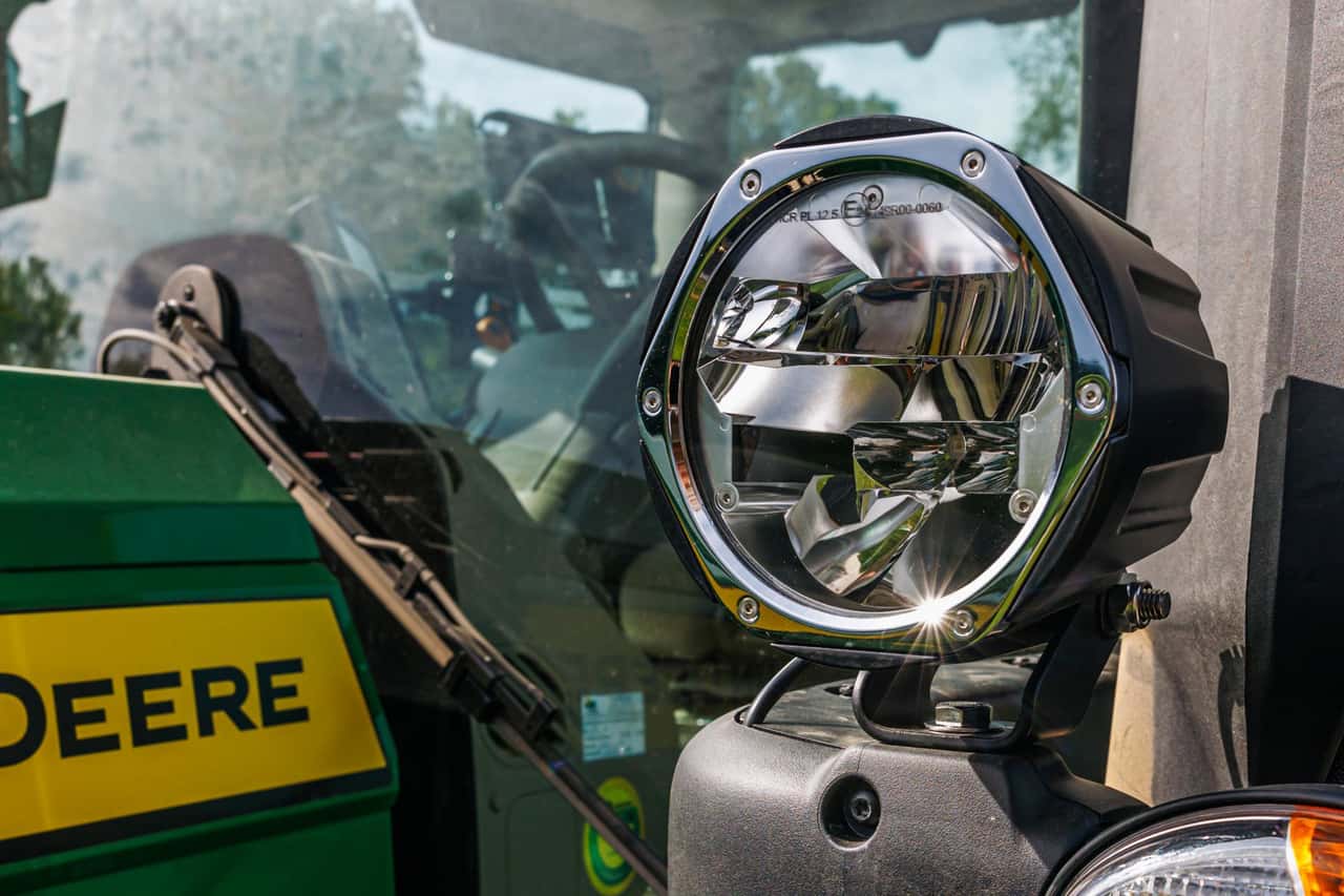 LED-Scheinwerfer am Traktor
