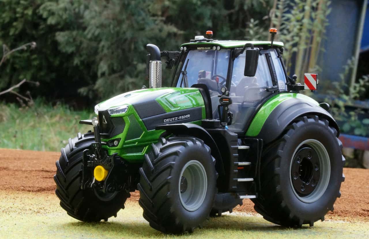 Deutz-Fahr 8280 TTV Warrior Java-Grün limitiert: Sonderfarbe für den Großen