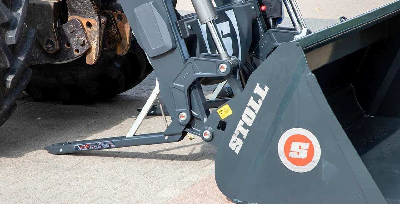 Frontlader von Stoll und Quicke fachgerecht an- und abbauen