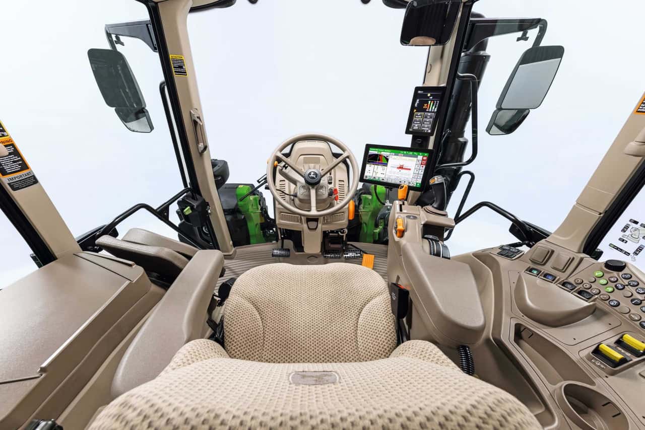John Deere präsentiert neuen 6M Traktor